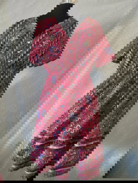 Ελαφρύ κοντομάνικο φόρεμα - € 5,00 - Vendora.gr