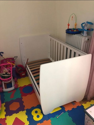 Βρεφική κούνια με στρώμα σαν καινούργια - € 380,00 - Vendora.gr