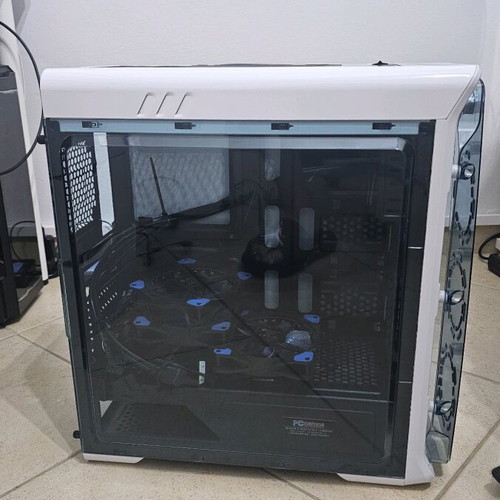 LC Power Gaming 988W Midi Tower… - € 40,00 - Vendora.gr