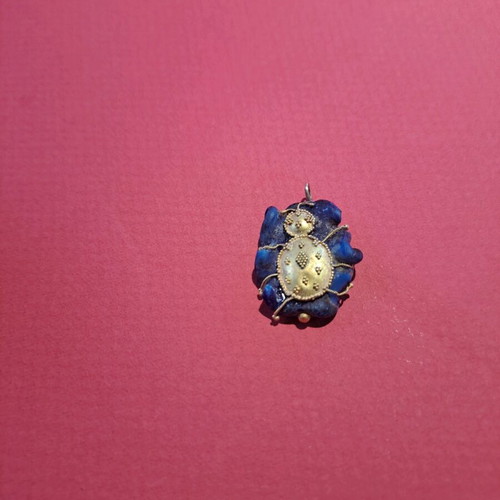 Κοσμημα pendantif με λαπις και εργασία… - € 50,00 - Vendora.gr