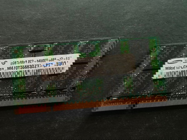 Samsung 2GB 2Rx8 PC2-6400S-666-12-E3 DDR2… - € 15,00 - Vendora