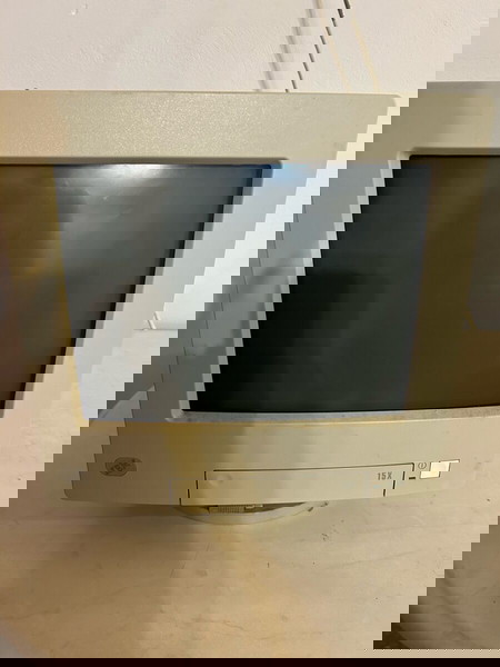 IBM Vintage Monitor 9525-002 - € 80,00 - Vendora.gr