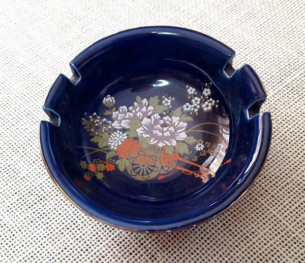 Vintage Σταχτοδοχεία Πορσελανης - € 15,00 - Vendora.gr
