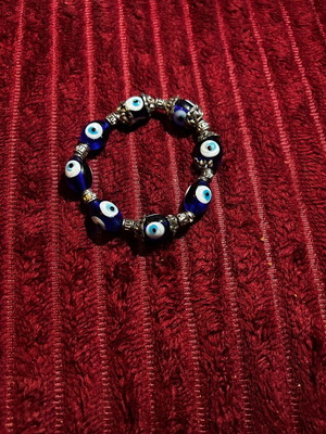 Βραχιόλι με ματάκια σαν καινούργιο και… - € 2,00 - Vendora.gr