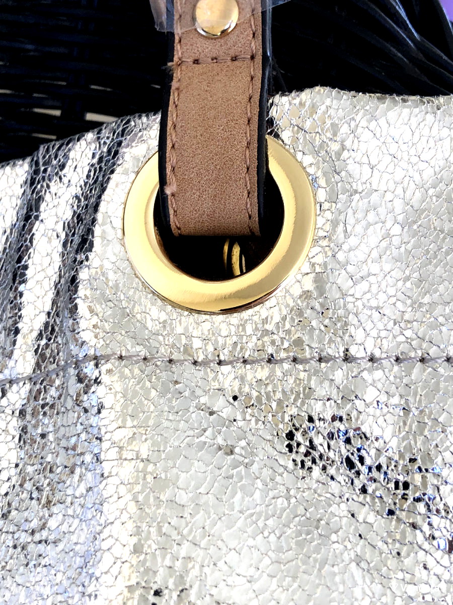 ΤΣΑΝΤΑ OVERSIZED FOIL ΑΣΗΜΙ - € 49,00 - Vendora