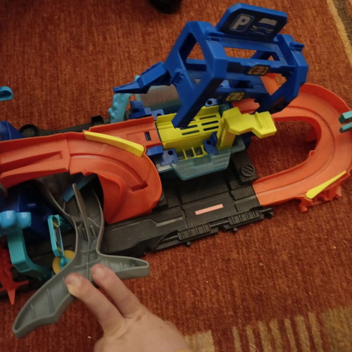 Hot Wheels Ultra Car Wash καρχαρίας… - € 37,00 - Vendora.gr