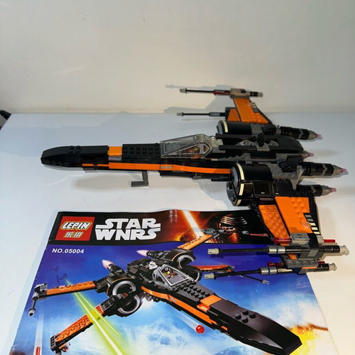 Starwars - 2 διαστημόπλοια με 3 φιγούρες - € 42,00 - Vendora.gr