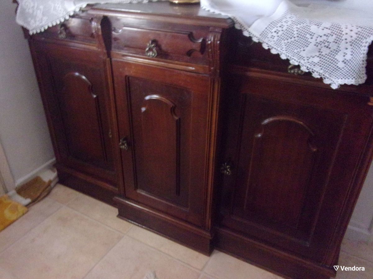 ΕΠΙΠΛΟ ΕΙΣΟΔΟΥ ΚΟΝΣΟΛΑ ΜΕ ΚΑΘΡΕΦΤΗ - € 100,00 - Vendora