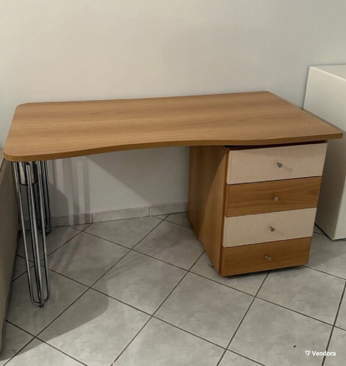 Neoset γραφείο σαν καινούργιο στιβαρό… - € 149,00 - Vendora.gr