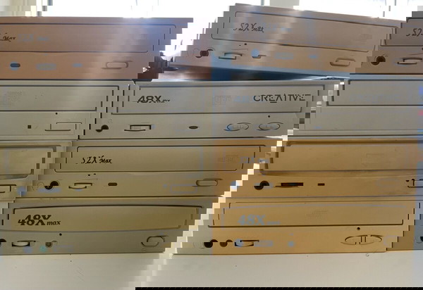 IDE CD-ROM Drives - Retro Υλικό για… - € 10,00 - Vendora.gr