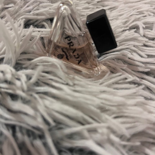 Prada Paradoxe tester 5 ml μεταχειρισμένο - € 10,00 - Vendora.gr
