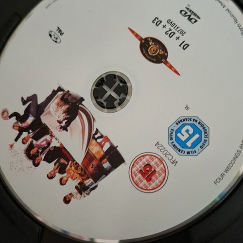 DVD Τέσσερις Γάμοι Και Μια Κηδεία σαν… - € 7,00 - Vendora.gr