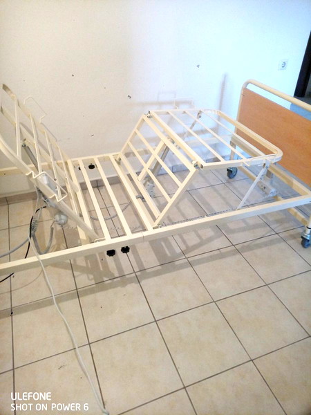 Ηλεκτρικό νοσοκομειακό κρεβάτι σπαστό σε… - € 600,00 - Vendora