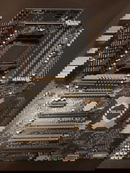 ΜΗΤΡΙΚΗ ASUS SABERTOOTH 990FX R2.0 - € 70,00 - Vendora.gr