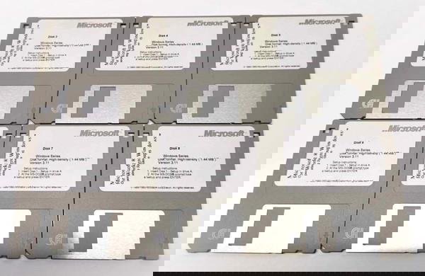 Microsoft Windows Version 3.11 floppy disks… - € 18,00 - Vendora