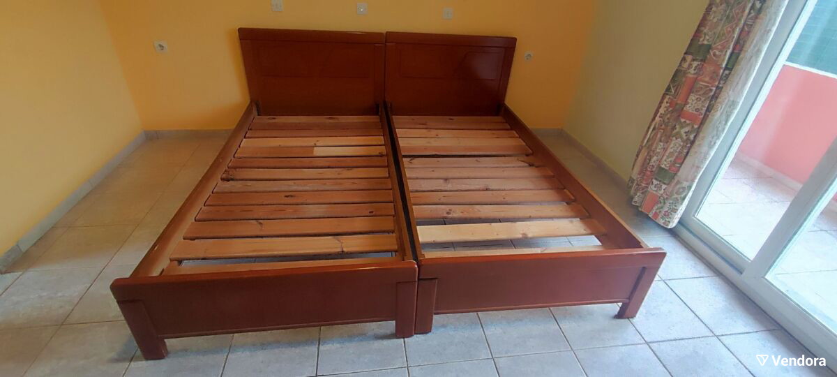 Ξύλινα κρεβάτια σαν καινούργια, σετ 12… - € 60,00 - Vendora.gr