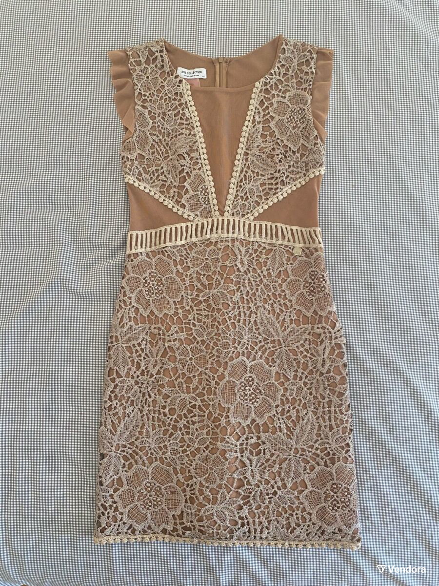 Φόρεμα BSB Gold Label μπεζ με χρυσές… - € 17,00 - Vendora.gr