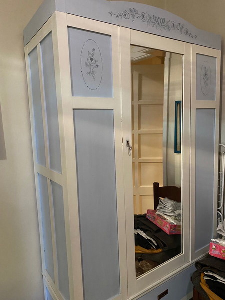 Ντουλάπα Μασίφ Αντίκα - € 100,00 - Vendora