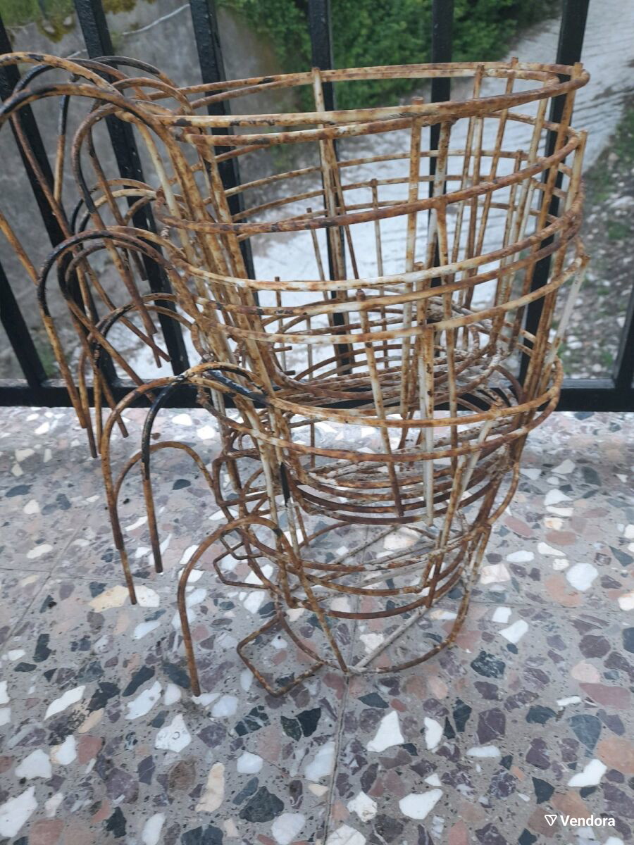 Βάσεις για γλάστρες μεταχειρισμένες,… - € 8,00 - Vendora.gr