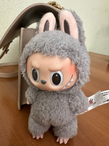 labubu pop mart - € 80,00 - Vendora.bg