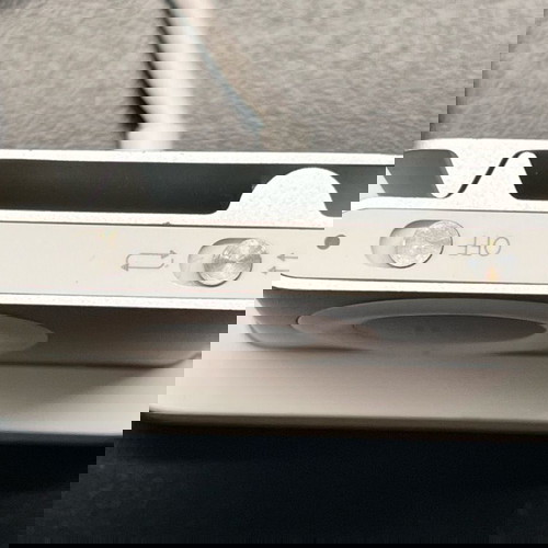 iPod shuffle 2ης γενιάς σαν καινούργιο,… - € 26,00 - Vendora.gr