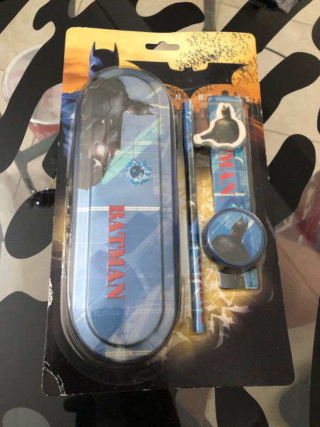 BATMAN BEGINS MOVIE ΣΧΟΛΙΚΟ ΣΕΤ ΚΑΣΕΤΙΝΑ… - € 15,00 - Vendora.gr