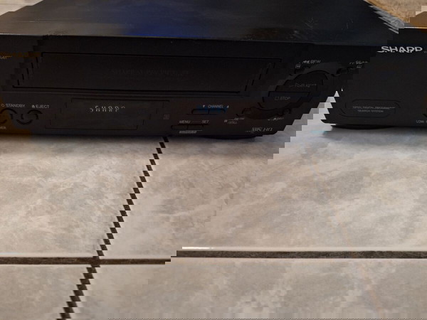 Sharp VC-M261 Video Player - € 35,00 - Vendora.gr