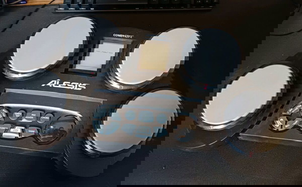 Alesis Compact Kit 4 Drum kit - € 30,00 - Vendora.gr