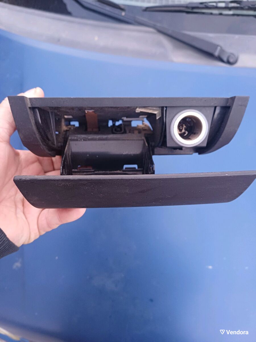 Saab 9.3 σταχτοδοχείο μεταχειρισμένο - € 30,00 - Vendora.gr