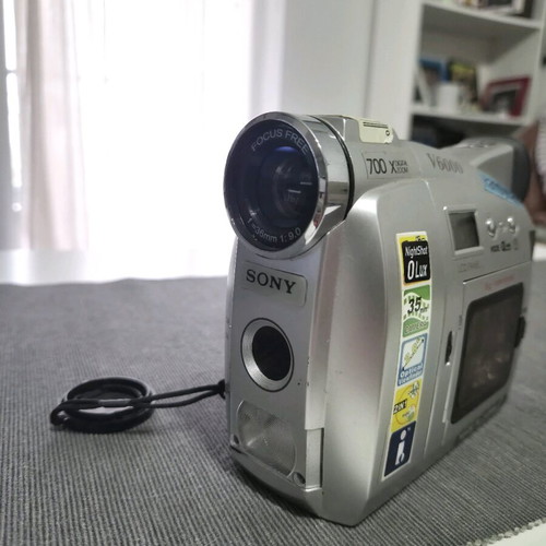 Sony Handycam Digital8 MiniDV… - € 60,00 - Vendora.gr