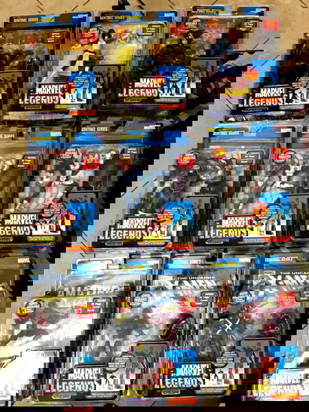 MARVEL LEGENDS SET OF 9 FIGURES SENTINEL… - € 600,00 - Vendora