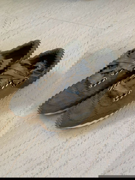 Γυναικείο παπούτσι - € 5,00 - Vendora