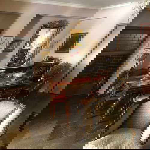 Έπιπλα αντίκες εποχής 1900-1950… - € 45.000,00 - Vendora.gr