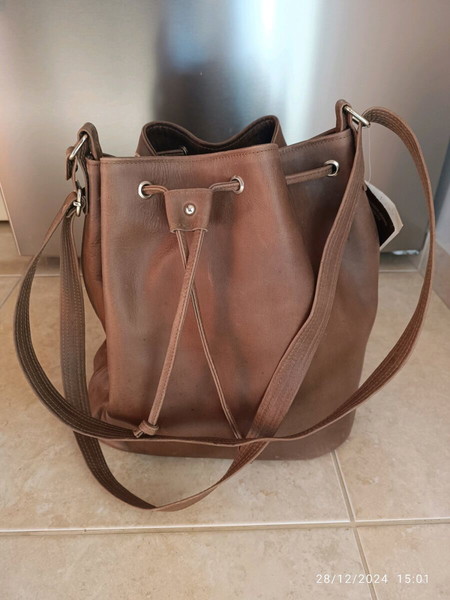 ΔΕΡΜΑΤΙΝΗ ΓΥΝΑΙΚΕΙΑ ΤΣΑΝΤΑ ΠΟΥΓΚΙ - € 35,00 - Vendora.gr