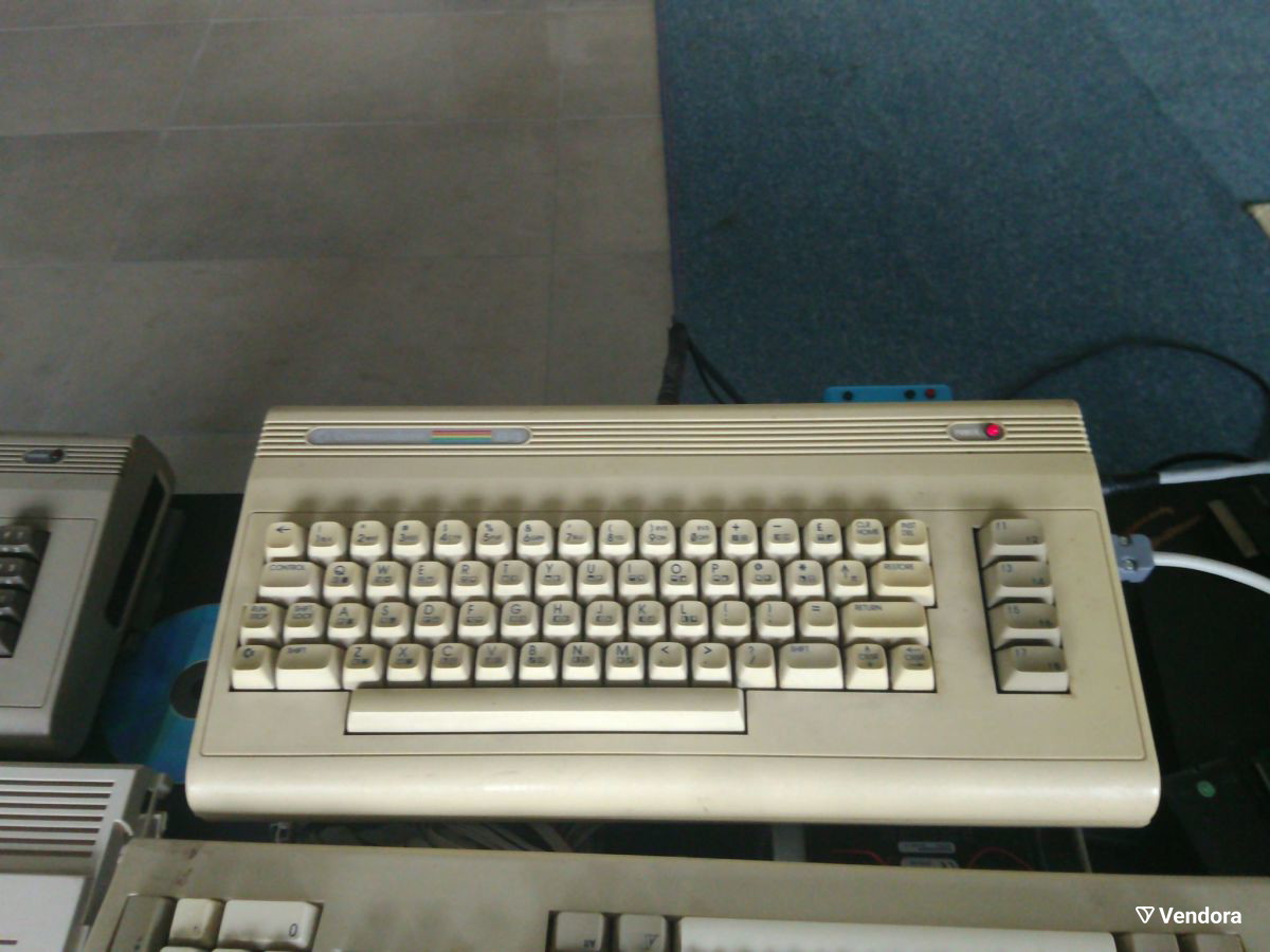 Commodore 64 complete set με… - € 400,00 - Vendora.gr