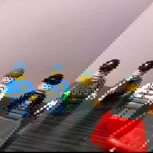 Lego City Police & Criminals Minifigures… - € 17,00 - Vendora.gr