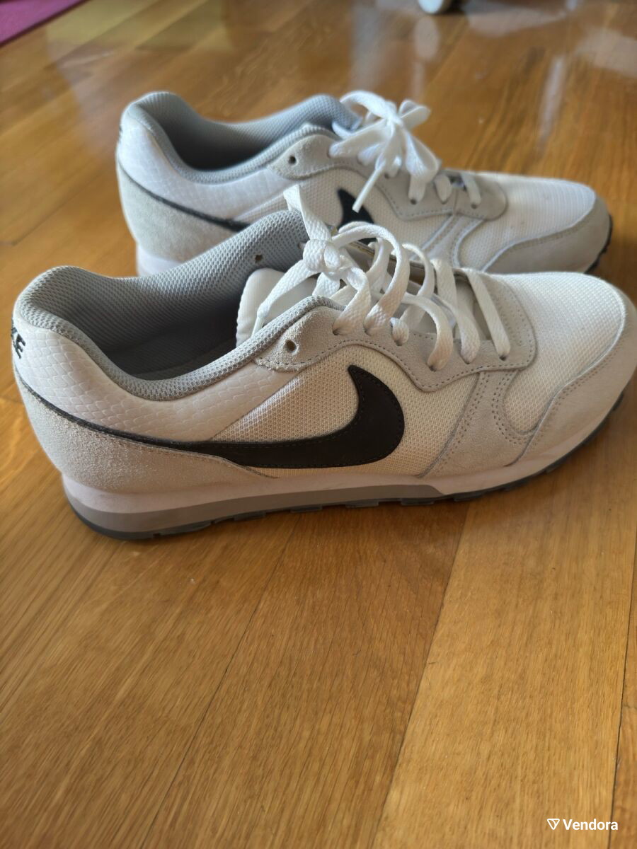 Nike MD Runner 2 спортни обувки като… - € 45,00 - Vendora.bg