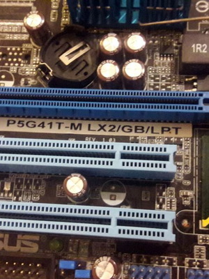 Μητρική Asus P5G41T-M LX2 μεταχειρισμένη… - € 10,00 - Vendora.gr
