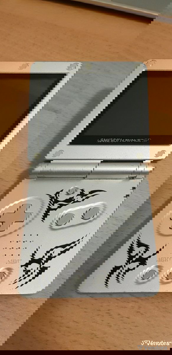 Nintendo Gameboy Advance SP 101 tribal - € 110,00 - Vendora