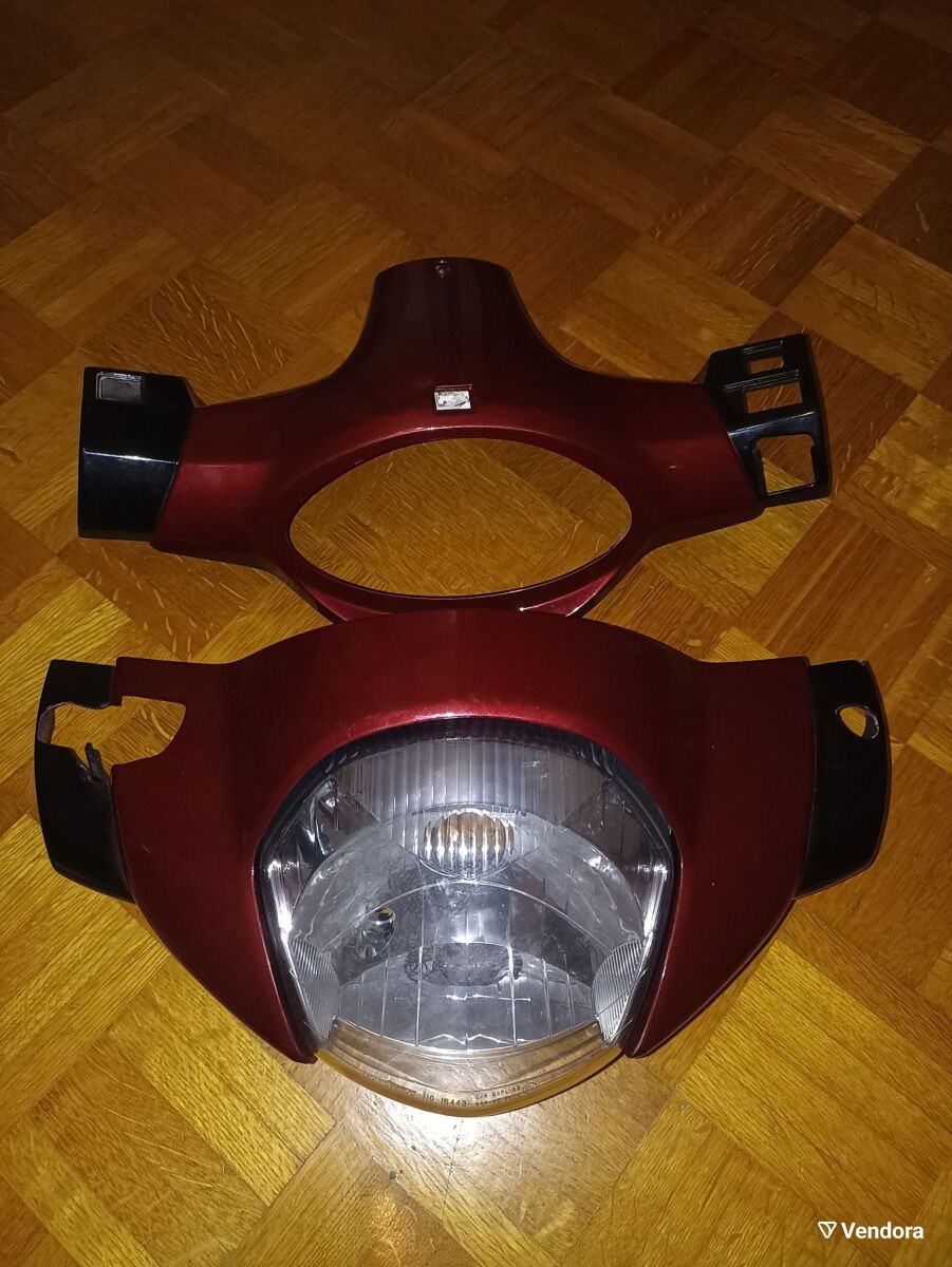 Μάσκα και φανάρι Honda Innova 125 like new - € 55,00 - Vendora.gr