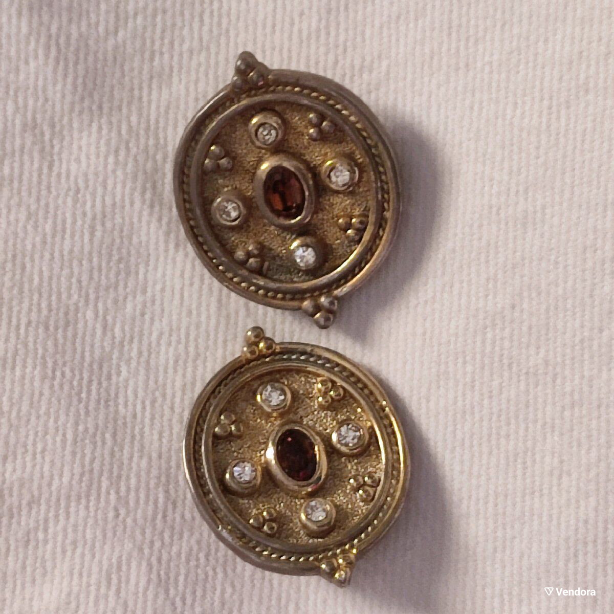 Vintage σκουλαρίκια με κλιπς κόκκινα και… - € 4,50 - Vendora.gr