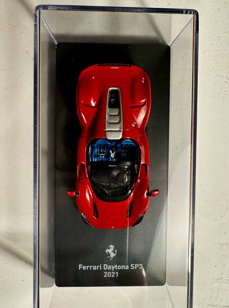 Ferrari Daytona Sp3 model car Official… - € 12,00 - Vendora