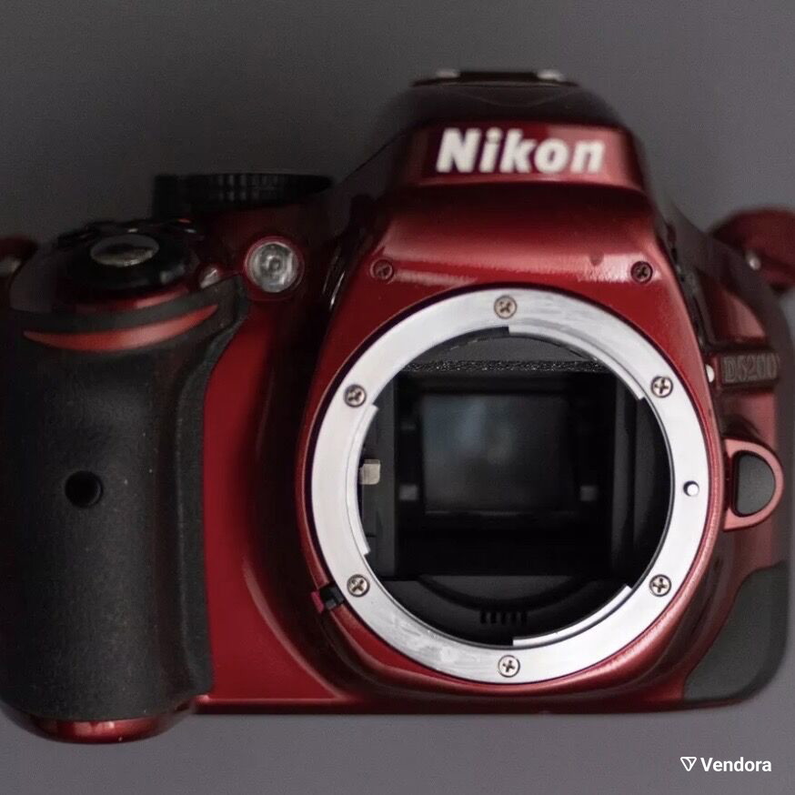 Nikon D5200 24.1MP Digital Camera DX… - € 350,00 - Vendora