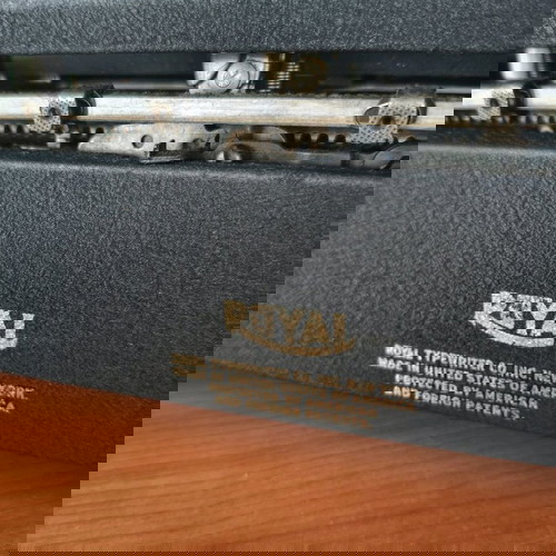 Γραφομηχανή Royal Quiet De Luxe σαν… - € 150,00 - Vendora.gr