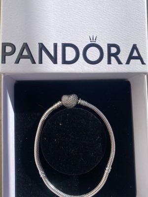 "pandora"