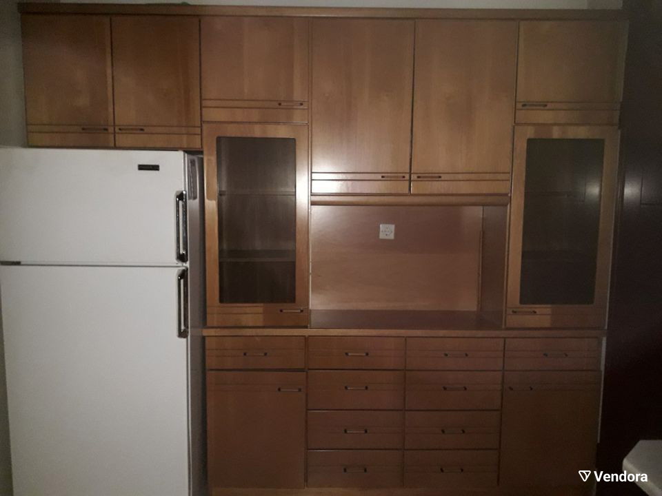 !Συνθετο κουζινας με βιτρινες απο ξυλο… - € 350,00 - Vendora.gr