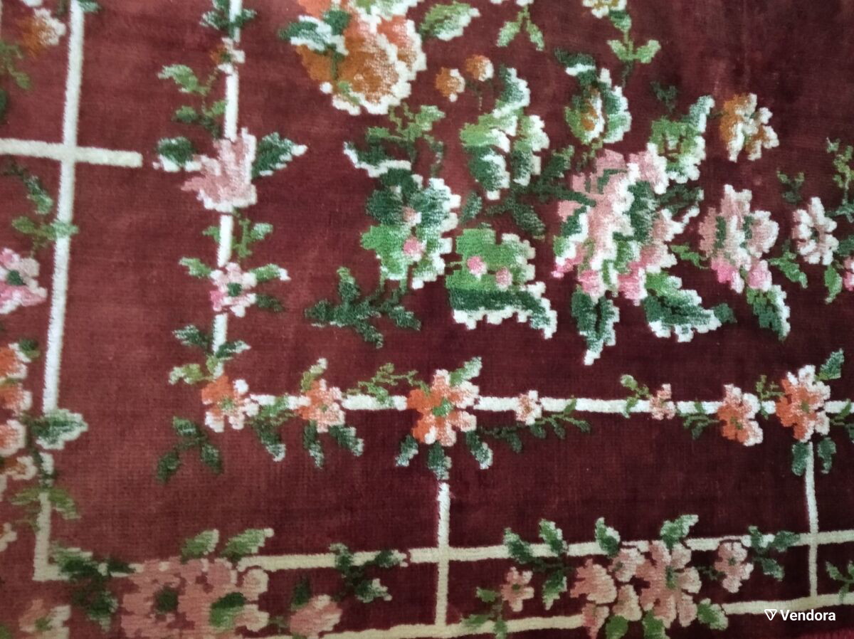 ΤΡΑΠΕΖΟΜΑΝΤΗΛΟ VINTAGE ΑΠΟ ΒΕΛΟΥΔΟ /… - € 180,00 - Vendora