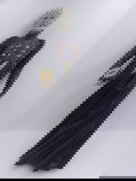 NECA Hellraiser Pinhead 18" Action Figure - € 150,00 - Vendora.gr