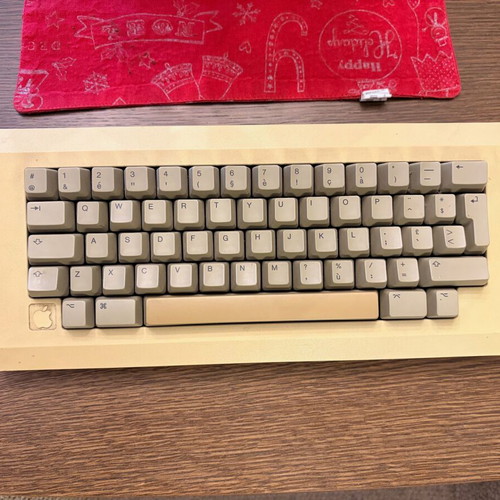 Apple Keyboard AZERTY για Macintosh… - € 150,00 - Vendora.gr