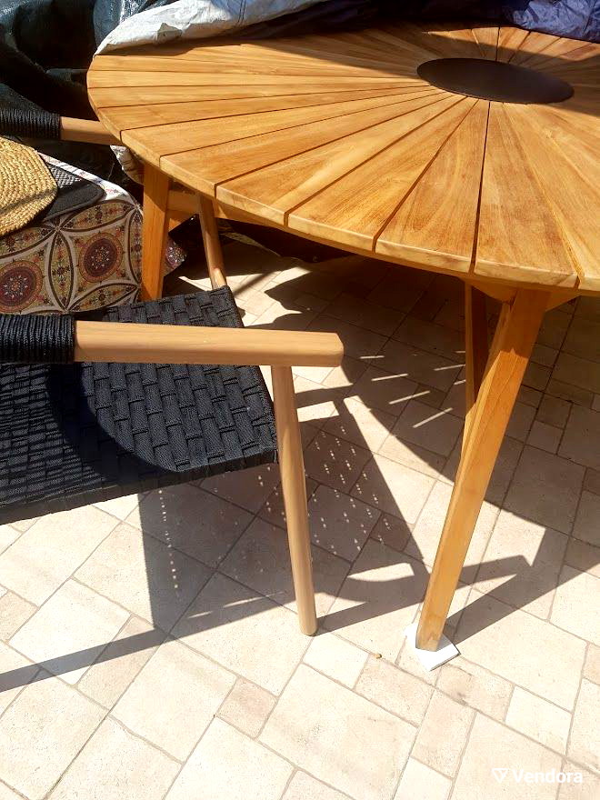 ΤΡΑΠΕΖΑΡΙΑ ΣΤΡΟΓΓΥΛΗ - € 200,00 - Vendora